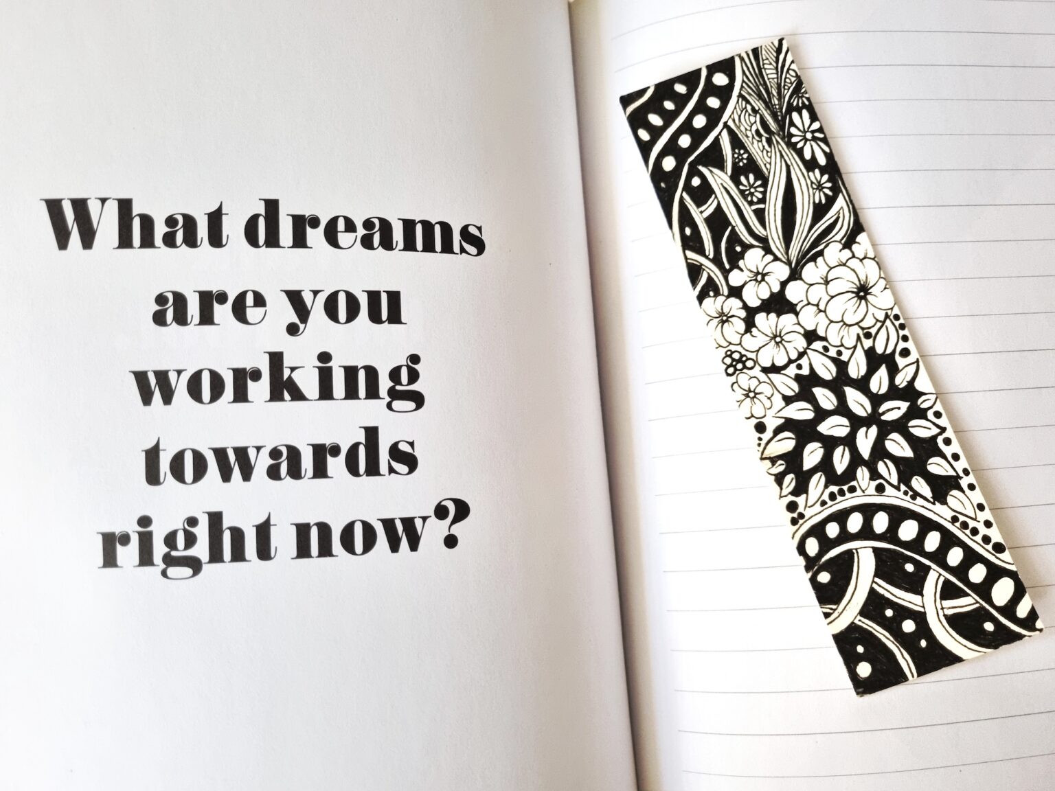 Of handmade art, AI Art and Tan Hua flower| Artwork