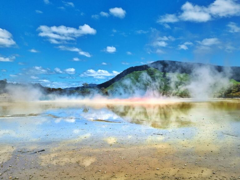 Things to do in Rotorua, New Zealand | Geothermal marvel, Hell's ...